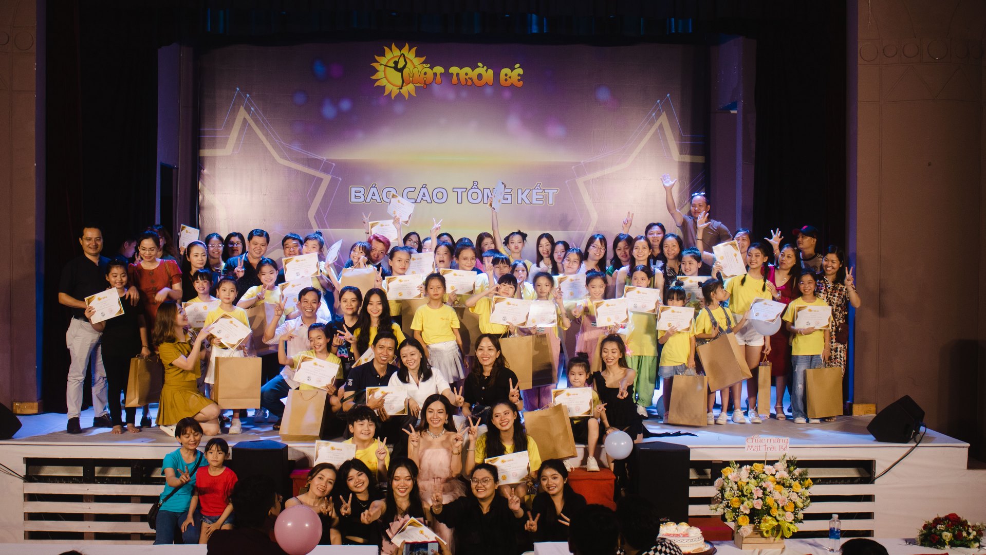 Trung tâm “Mặt Trời Bé” Báo cáo Tổng kết khóa học - Nhà văn hóa sinh viên